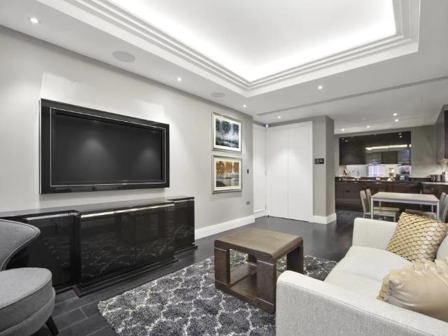 Apartment at Eccleston Place, City of Westminster