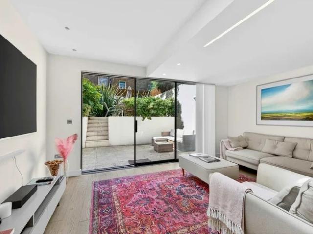 Apartment at Edbrooke Road, City of Westminster