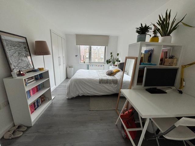 Apartment at Eden Grove, Greater London