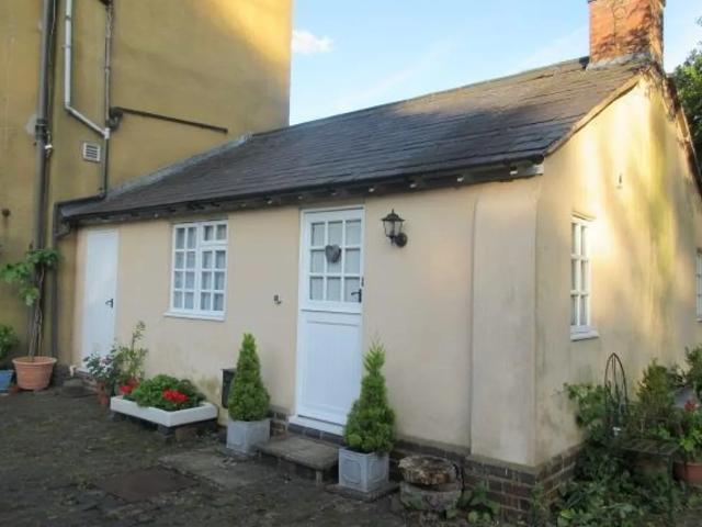 Apartment at Eden Road, Metropolitan Borough of Solihull