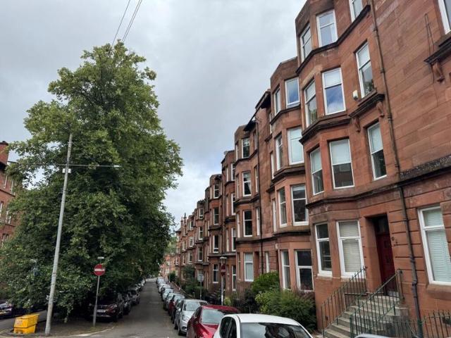 Apartment at Edgemont Street, Glasgow