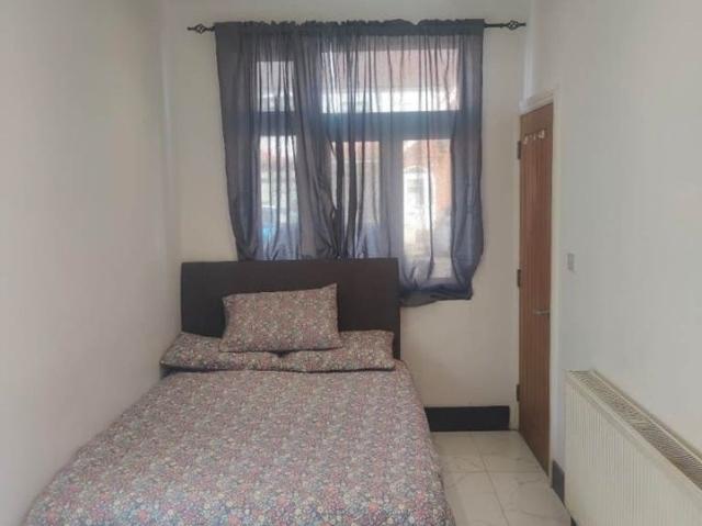 Apartment at Edgehill Road, Greater London