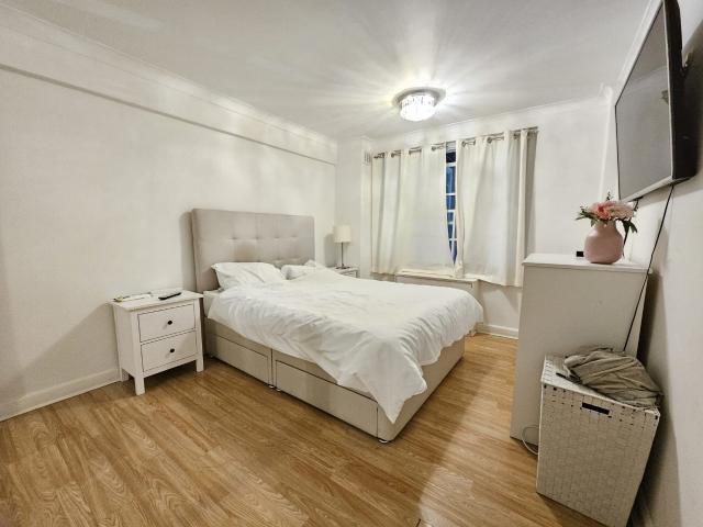 Apartment at Kendal Street, City of Westminster
