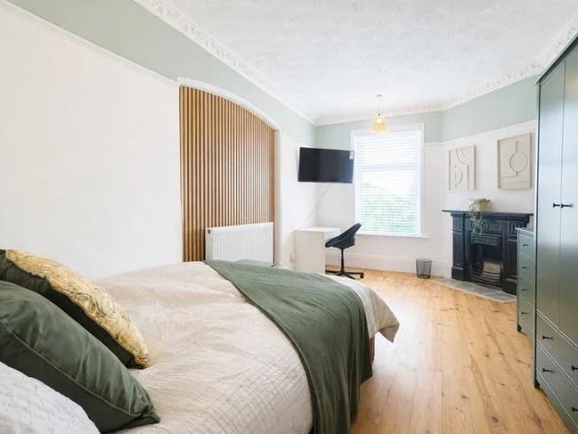 Room at Edinburgh Road, Gillingham