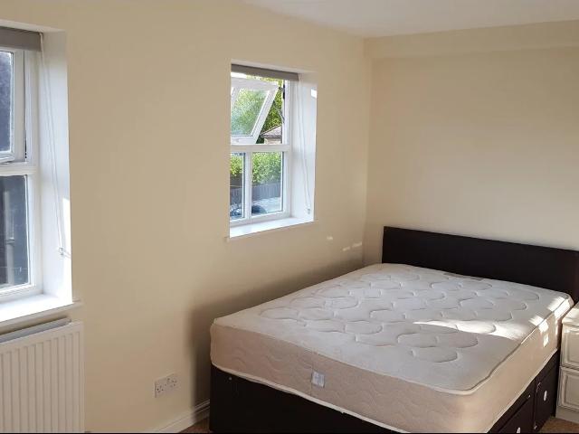 Apartment at Edison Drive, Greater London