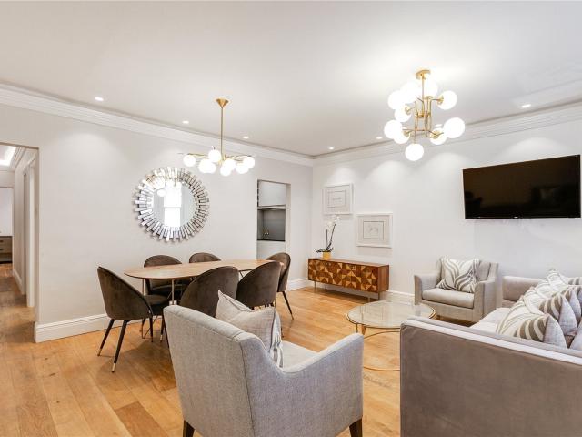 Apartment at Edith Grove, Greater London