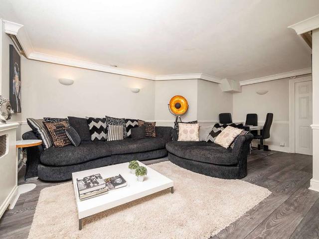 Apartment at Edith Grove, Greater London