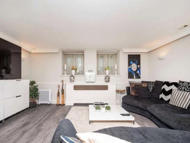 Apartment at Edith Grove, Greater London