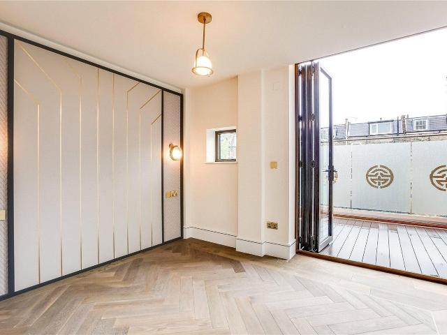 Apartment at Edith Row, Greater London