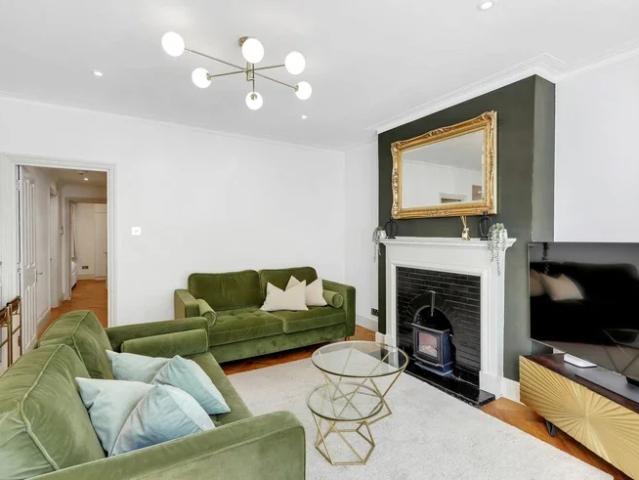 Apartment at Edith Road, Greater London