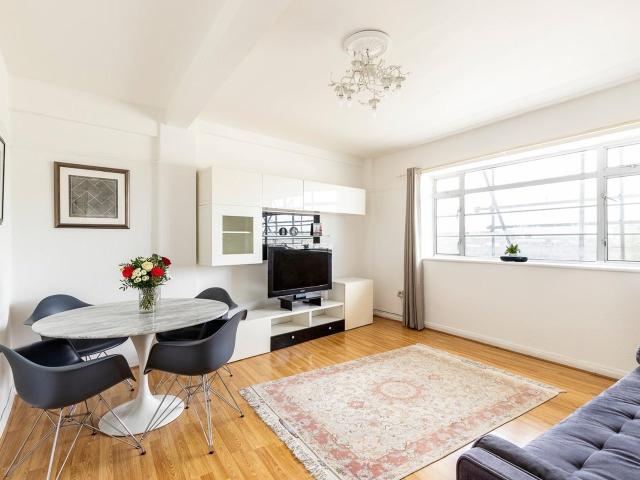 Apartment at Edith Villas, Greater London