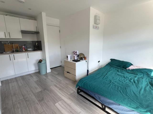 Apartment at Edmeston Close, Greater London