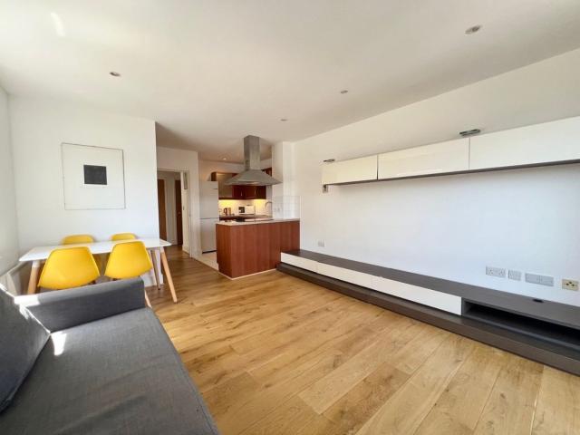 Apartment at Edridge Road, Greater London