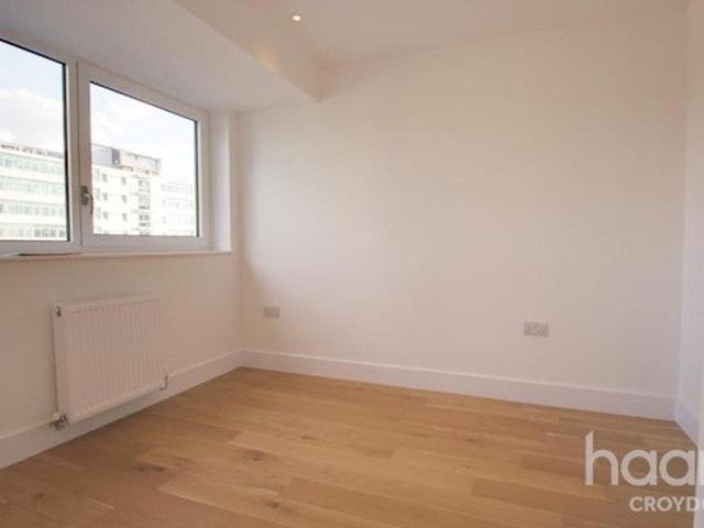Apartment at Edridge Road, Greater London