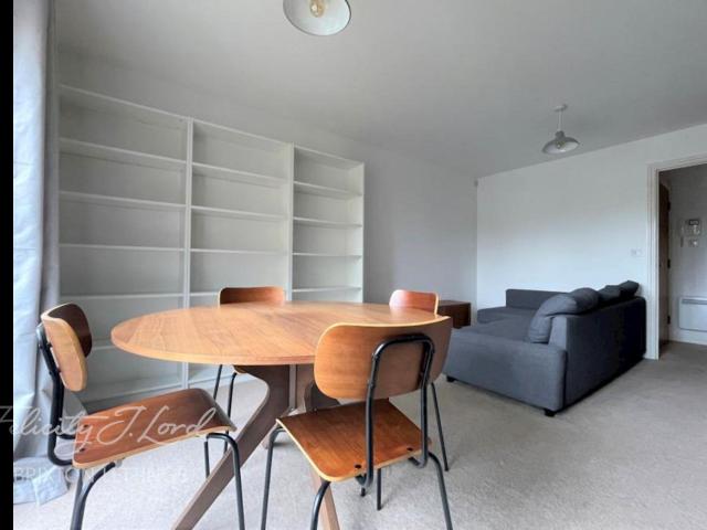 Apartment at Effra Parade, Greater London
