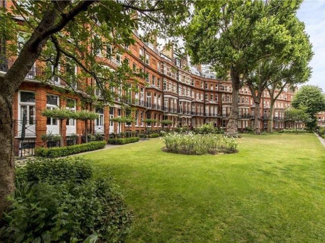 Apartment at Egerton Gardens, Greater London