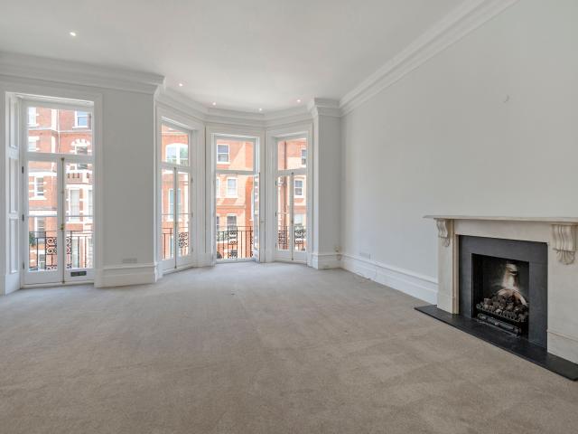 Apartment at Egerton Gardens, Greater London