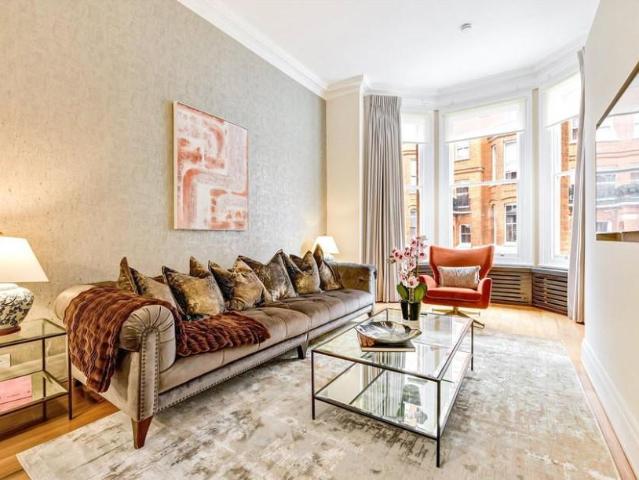 Apartment at Egerton Gardens, London