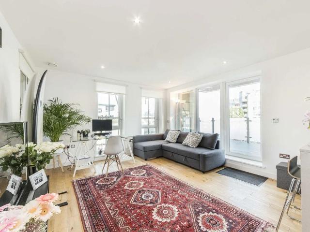 Apartment at Eltringham Street, Greater London