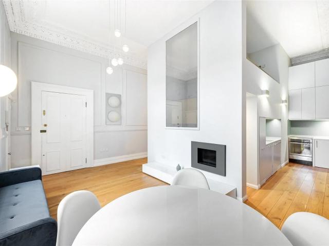 Apartment at Elvaston Mews, Greater London