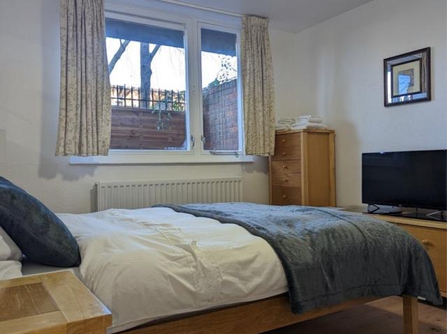 Room at Elam Close, Greater London