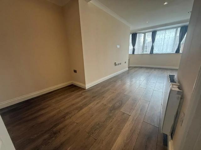 Apartment at Elanor's Cross Shopping Precinct, Dunstable