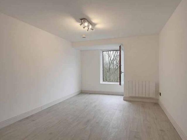 Apartment at Eleanor Cross Road, Waltham Cross