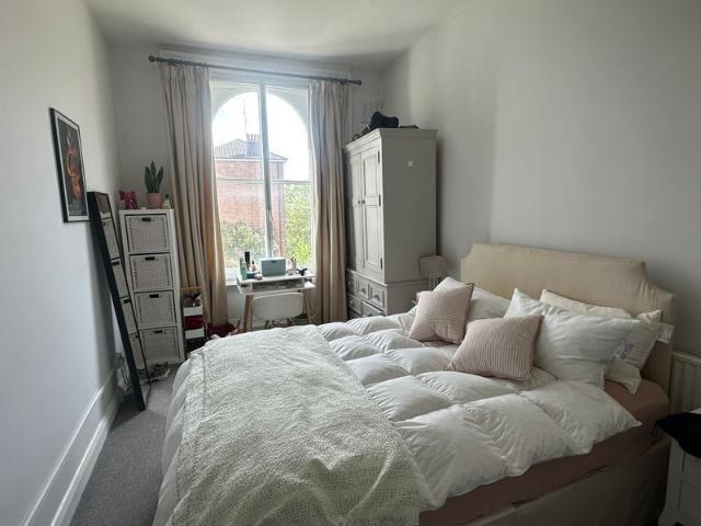 Apartment at Elgin Crescent, Greater London