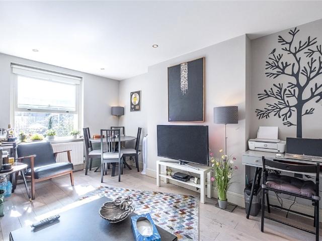 Apartment at Elgin Avenue, City of Westminster