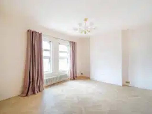 Apartment at Elgin Road, Greater London