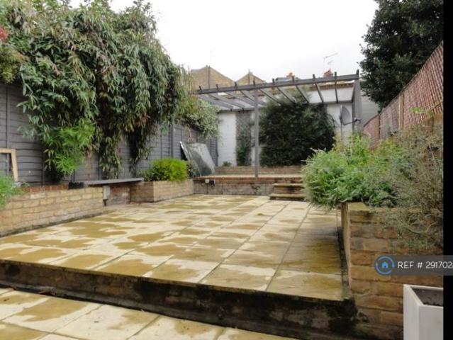 Apartment at Elia Street, Greater London