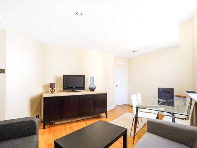 Apartment at Eliot Mews, City of Westminster