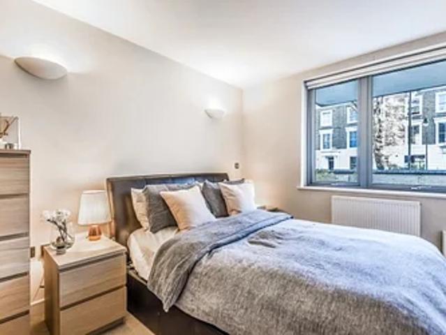 Apartment at Elizabeth Avenue, Greater London