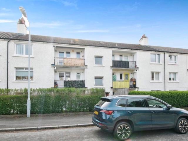 Apartment at Elizabeth Crescent, Thornliebank