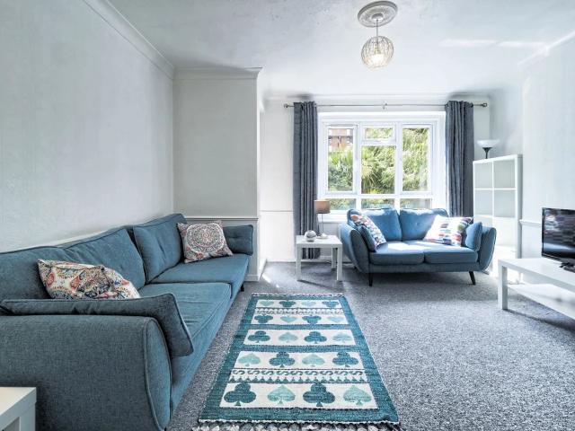 Apartment at Elizabeth Gardens, Greater London