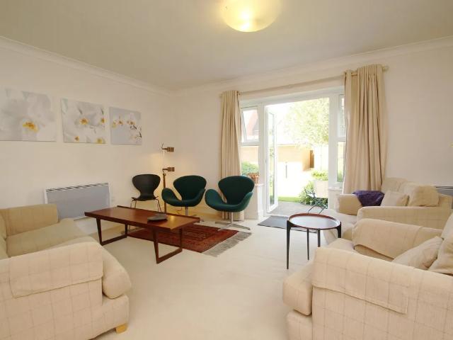 Apartment at Elizabeth Jennings Way, Oxford