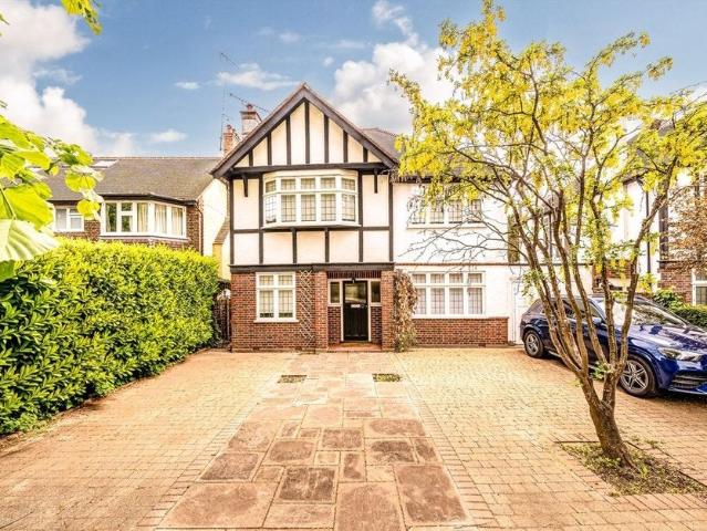Apartment at Ellesmere Road, Greater London