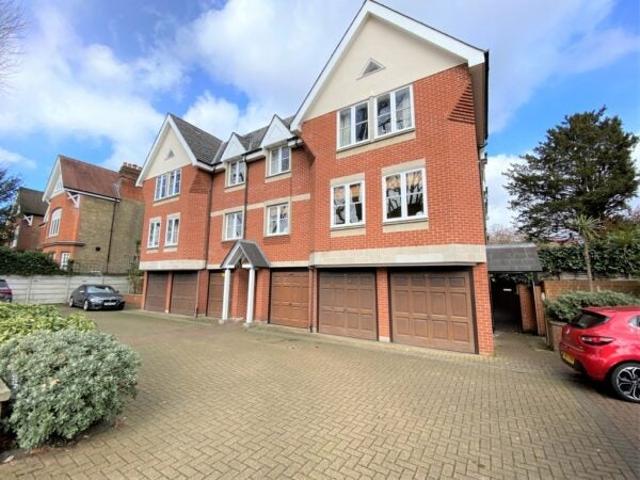 Apartment at Ellesmere Road, Greater London