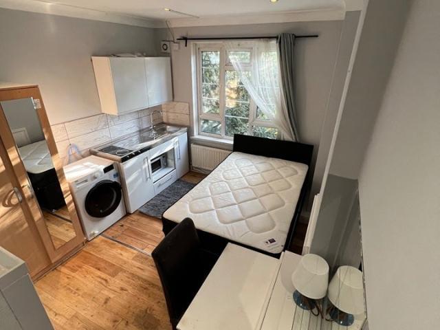 Apartment at Ellesmere Road, Greater London