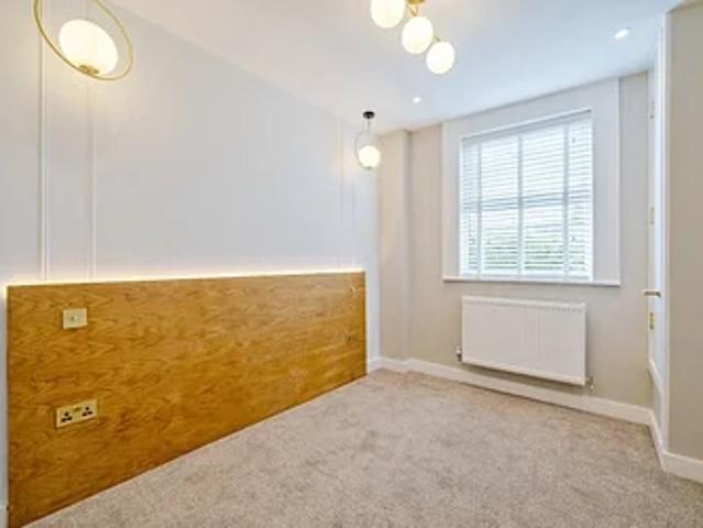 Apartment at Ellingham Road, Greater London