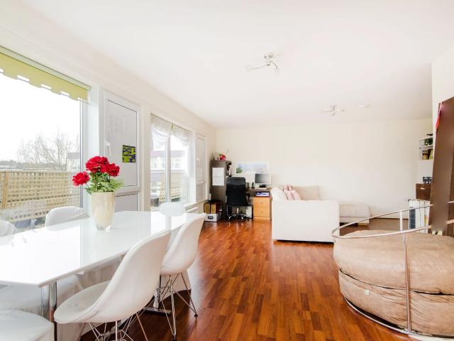 Apartment at Elm Grove, Greater London