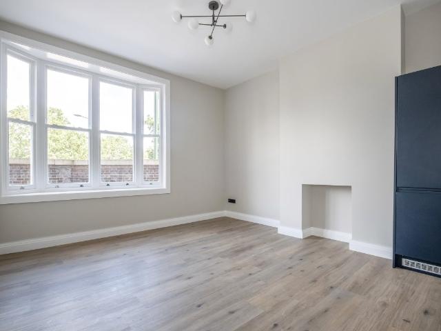 Apartment at Elm Grove Road, Greater London