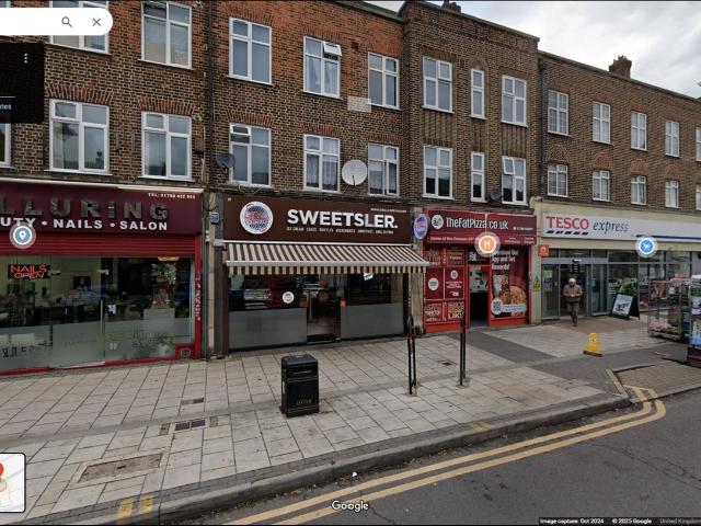 Apartment at Elm Park Avenue, Greater London