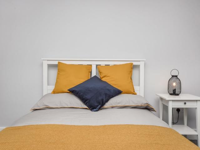 Apartment at Elm Park, Greater London