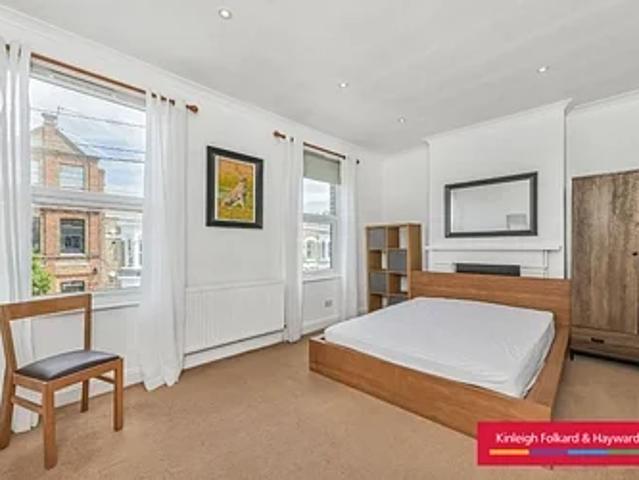 Apartment at Elm Park, Greater London