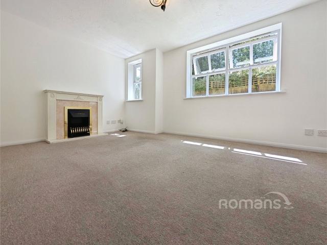 Apartment at Elm Park, Reading
