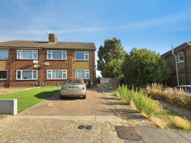Apartment at Elm Road, Aveley