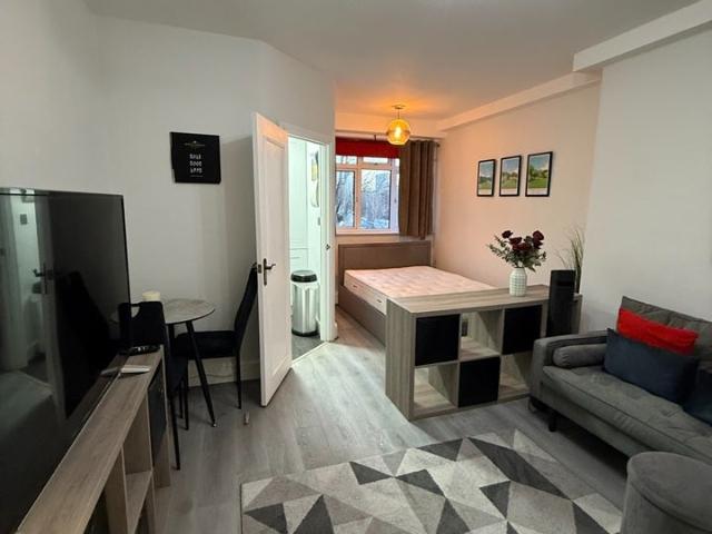 Apartment at Elm Tree Road, City of Westminster