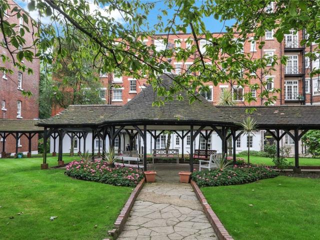 Apartment at Elm Tree Road, City of Westminster
