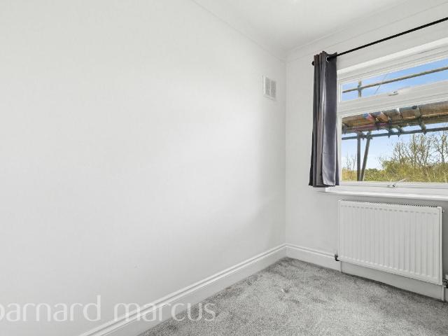 Apartment at Elmcroft Close, Greater London